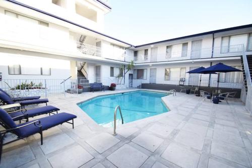Hollywood Business Apartments - Beverly Hills, CA