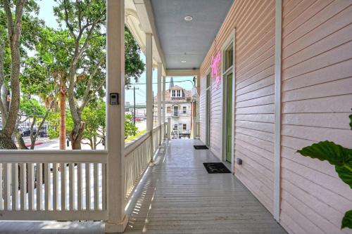 Sugars Inn Room 4 Historic Nola Charm In Downtown Galveston - Bolivar Peninsula, TX