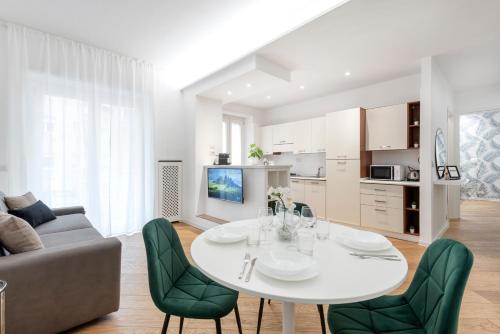 White Flat Gallia - Rome