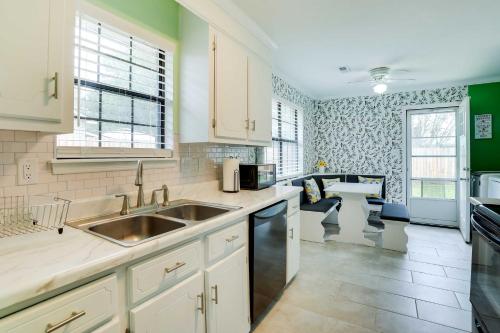 Vibrant North Charleston Duplex Near Airport! - Goose Creek, SC