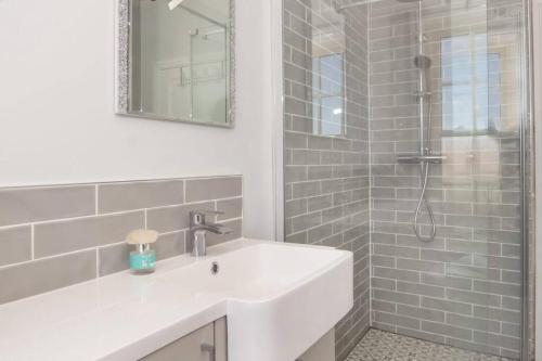 Station View Apartment - York