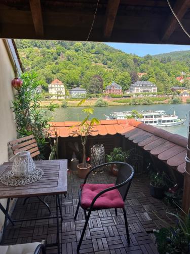 Old Bridge View Apartment - Heidelberg