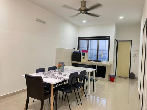 Cozy 119 Homestay Teluk Intan - Teluk Intan