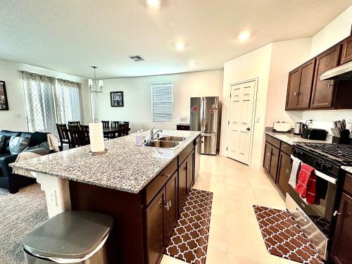 Spacious House, 5 Bedrooms, Sleeps 12, Near Las Vegas Strip And Airport - Las Vegas, NV