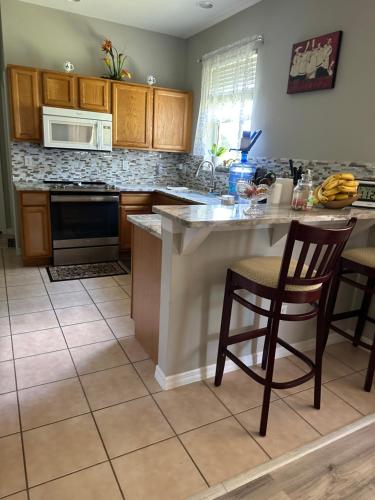 Quiet Room In A Family Home - Fort Myers, FL