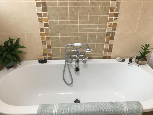 Ocean City Apartment-with Parking - Plymouth