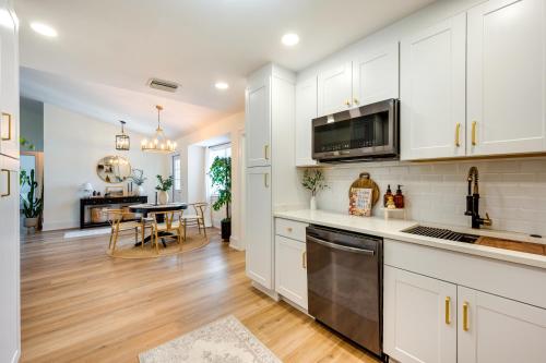 Chic Bonita Springs Vacation Rental, 6 Mi To Beach - Bonita Springs, FL