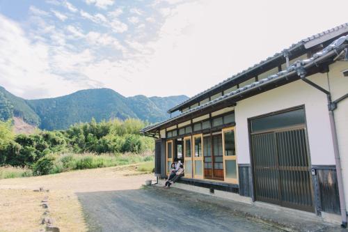 一棟貸し古民家宿「縁側のとき」Engawanotoki Villa - 사이조시