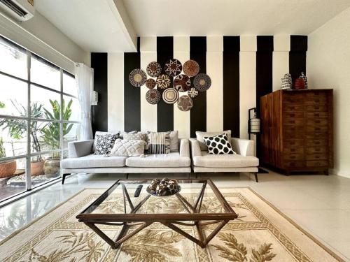 Oasis Townhouse In The Perfect Location - Bangkok
