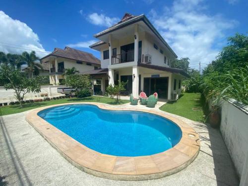 Thai Style 3 Bedroom Pool House. -