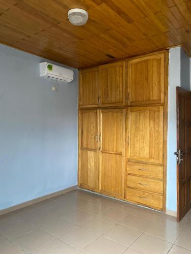 Douala, Borne 10 Home - Douala, Cameroon - Updated 2026: Prices and ...