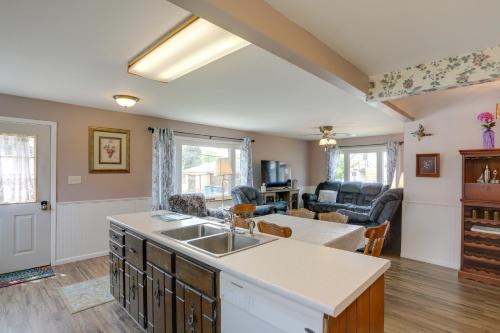 Home W/ Screened-in Porch < 1 Mi To Lake Erie - Fremont, OH