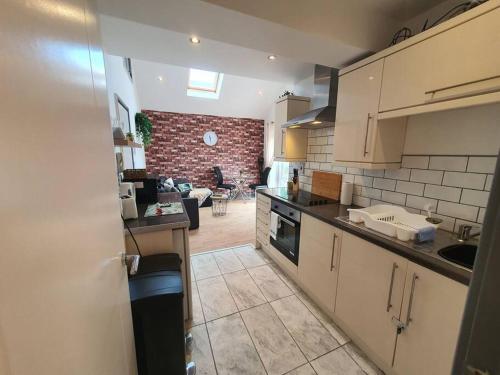 One Bedroom Private Garden Apartment By Property Promise - Cardiff