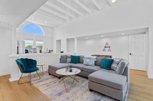 Stylish Phoenix Townhome - Central Location & Sleeps 8 - Phoenix