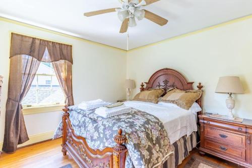 Home Sweet Home, Suite #2, Near Liberty University, And Lynchburg Hospital, Deluxe Queen Size Bedroo - Lynchburg, VA