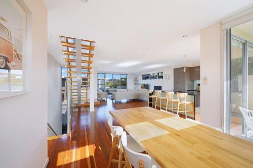 Merri Seaview - Seaside Accommodation Near The Cbd - Warrnambool