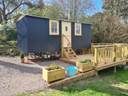 Annes Hatch Hut - West Sussex