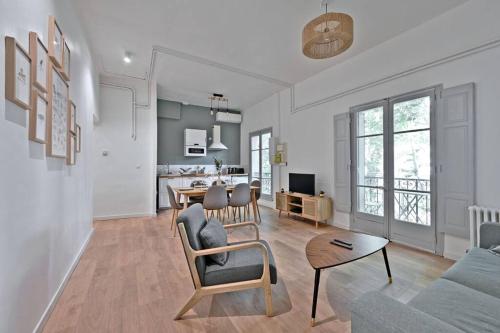 Au Coeur Des Platanes - Parking Gratuit Sous-terrain - Clim - Balcon - Avignon