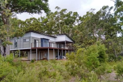 Great Water And Sunset Views Kingfisher Bay - Fraser Island