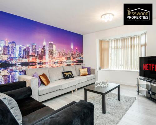 Contractor House 6 Bedroom At Jesswood Properties Short Lets With Parking, Wifi & Pool Table - Aéroport de Londres Luton (LTN)