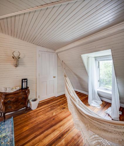 Fairytale Loft Suite 1 Bed, 1 Bath Luxury Apartment In Downtown Belmont - Charlottesville, VA