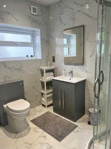 The Wedge, Seaside Beach House - Sleeps 6 - Southend-on-Sea