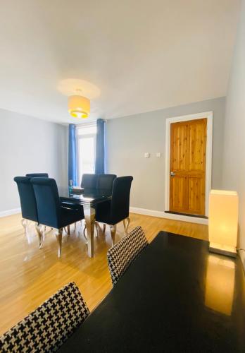 Medway Getaway - 3 Bed Home With Luxury Bathroom - Gillingham