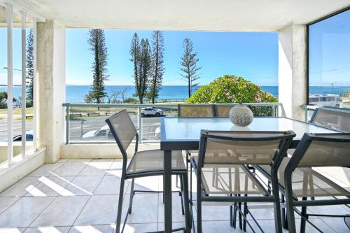 Beachfront Choices Choices Choices - Mooloolaba