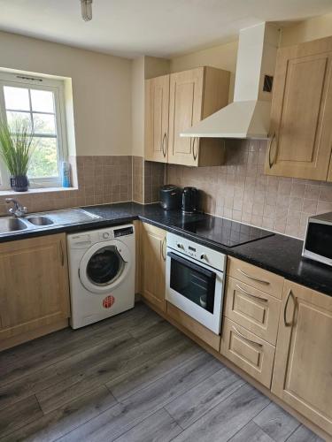 Sleek 4 Bed Apartment With 2 Bathrooms - Dartford