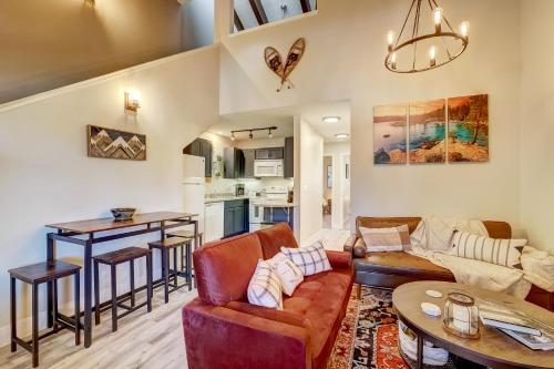 Private Condo Steps From Ski Lift Minutes To Lake - Lake Tahoe
