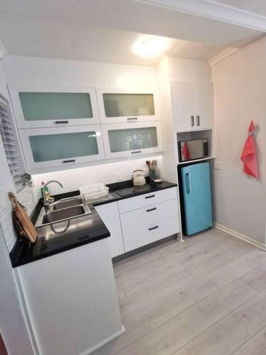 Seaside Respite Main Road Apartment - Hermanus