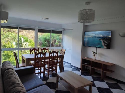 Apartamento En Playa Carvajal - Fuengirola