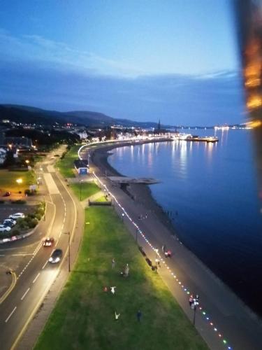 Parkside 2 Bedrooms Appartment With Encolsed Garden - Largs