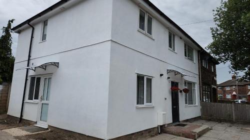 White House Ensuite Double Bedroom - Warrington