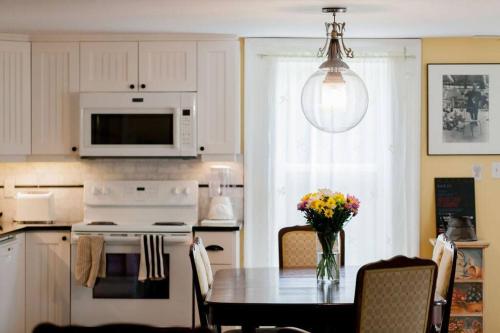 Wine Country 4 Bedrooms - Prince Edward