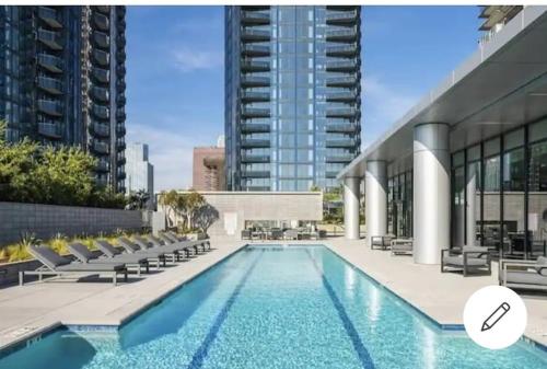 Comfy Apt With Pool & Hot Tub In Downtown La 658 - Los Angeles