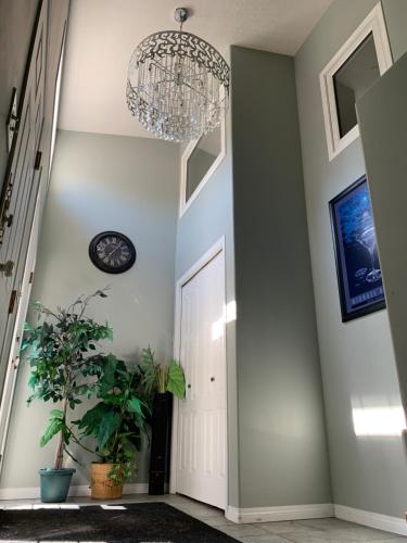 Cozy Basement Suite Close To Downtown,edmonton - Alberta