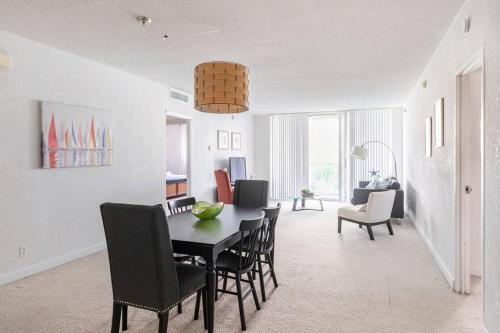 Amazing Apartment On The Beach - Aventura, FL