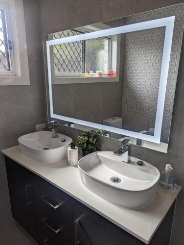 Immaculate Entire House In Chermside West 2-beds - Brisbane
