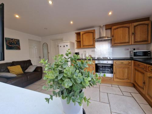 Nice Living Serviced Accommodations 8 (Entire 2 Ensuite Bedroom House) - Coventry