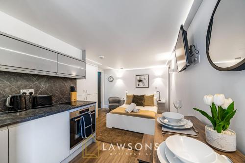 Chic Studio Steps From Windsor Castle - Slough