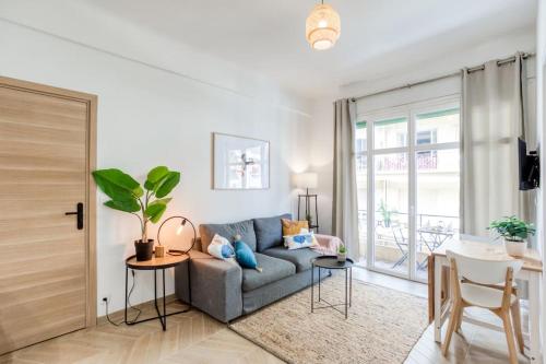 #10 2pieces Fricero 3min To The Beach/balcon & Ac - ibis budget Nice Californie Lenval
