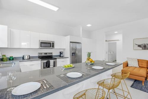 Up To 12 Guests! Modern Villa Near Wynwood - マイアミ
