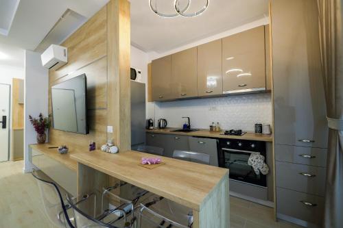 Purple Luxury Apartment Lake On - Constanța