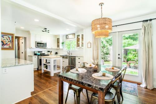 Cozy Creekside Rancher-heart Of Downtown Knoxville - Neyland Stadium Knoxville