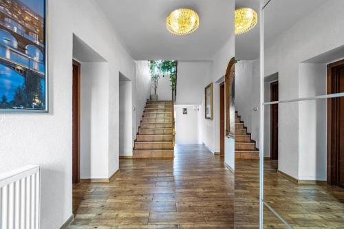 Bajecne Ubytovani Ve Vile S Bazenem A Terasou. - Prague