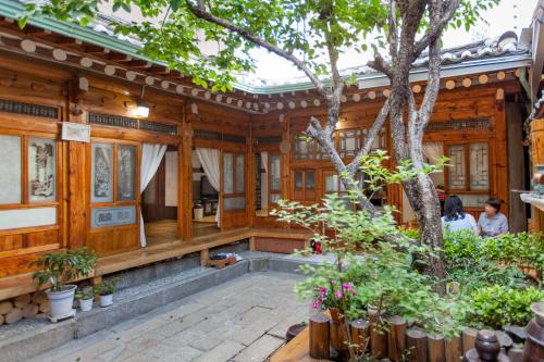 Dongmyo Hanok Sihwadang - Private Korean Style House In The City Center With A Beautiful Garden - ソウル