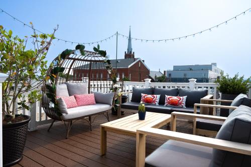 Luxury Federal Hill Home With Rooftop & 4 Parking Spots - Pasadena, MD