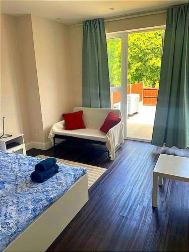 Ovidio's House - Peaceful flat with Terrace Relax (Ovidio's House ...