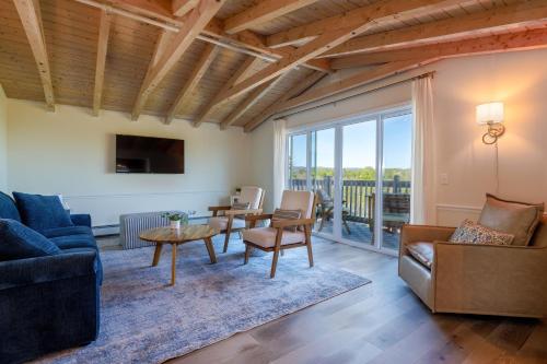 Top Floor Condo W/ Ocean Views [Admirals Quarters] - Bar Harbor
